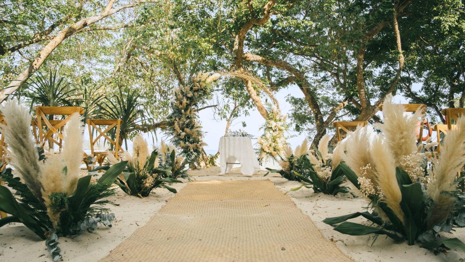Island Escape by Burasari Has the Ideal Tropical Destination Wedding ...