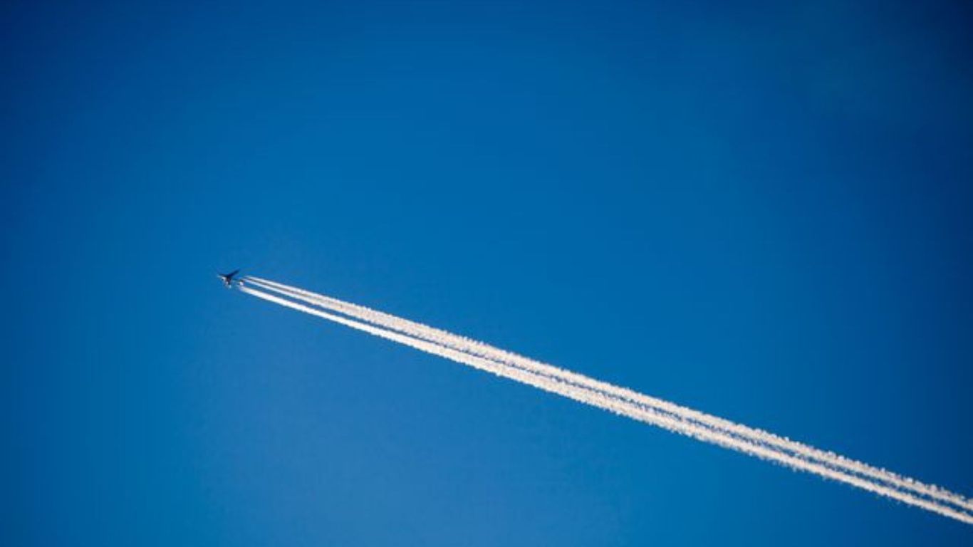 Airplane Contrails: What They Are And How They Form