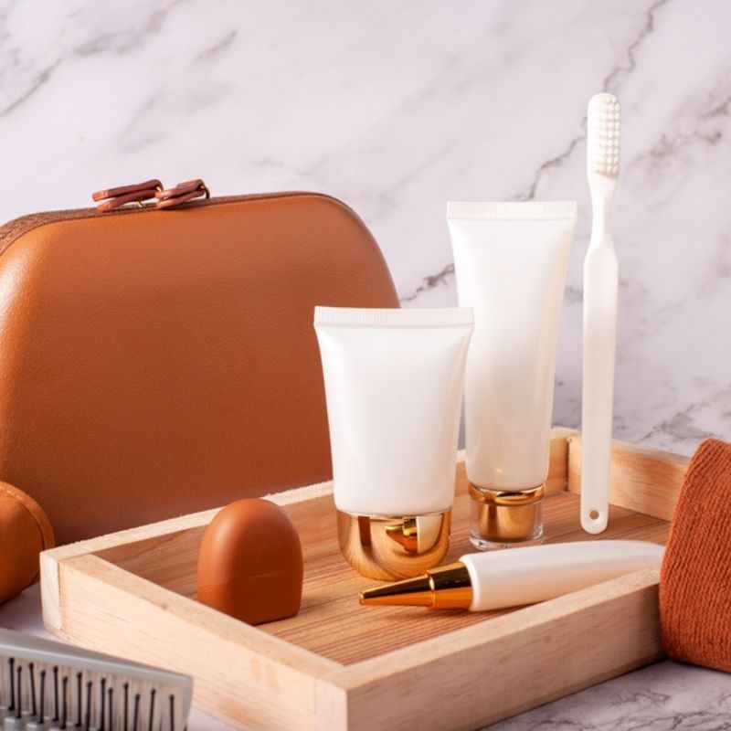 Essential & Luxury Travel Accessories & Kits Guide For Travellers ...