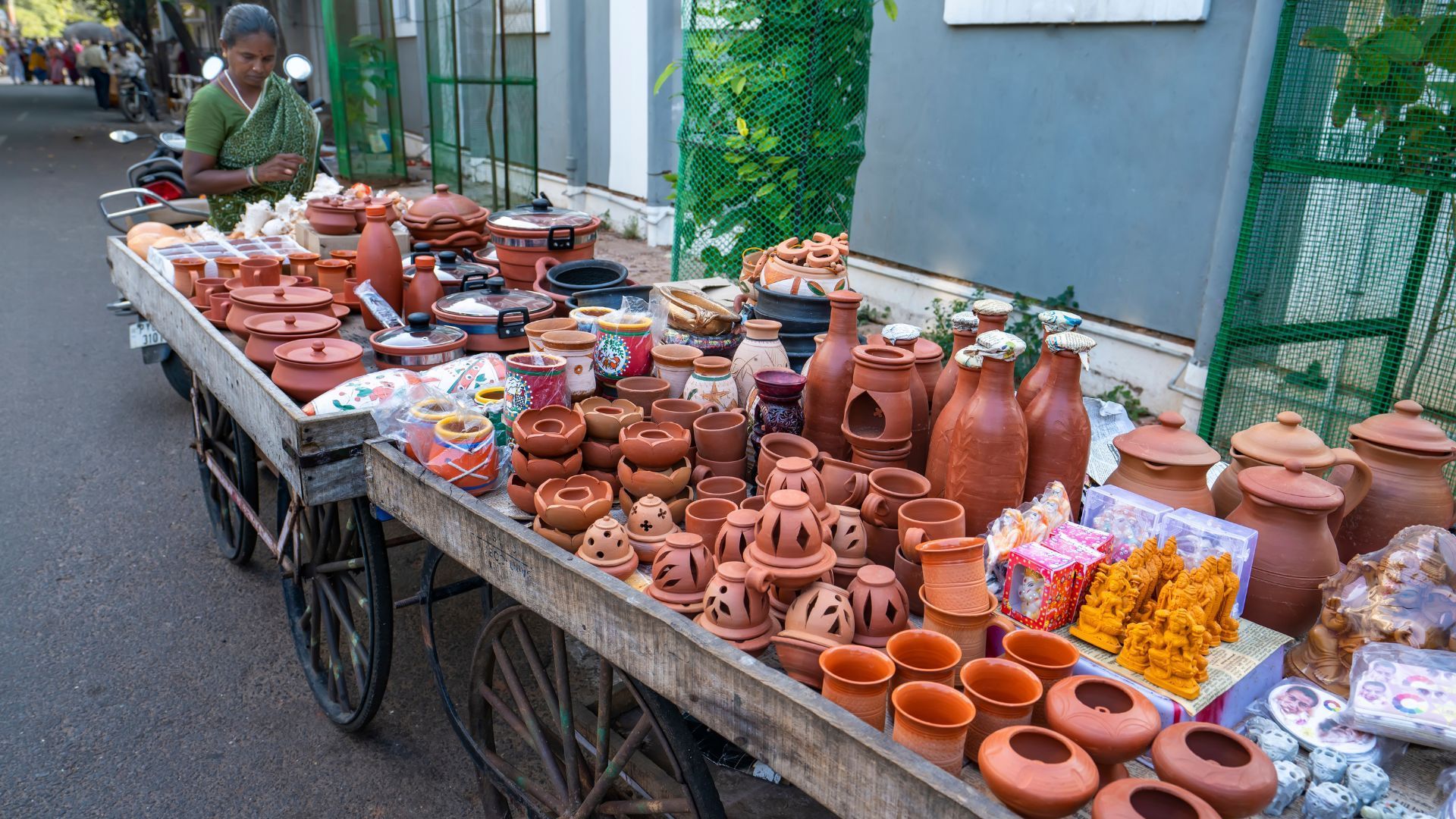 Shopping In Pondicherry: Where To Go, What To Buy, Souvenir Ideas, Etc
