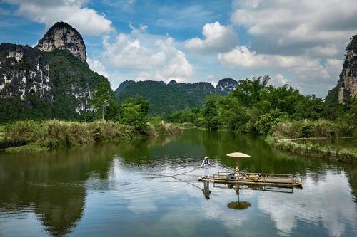 Where to Enjoy Million-Dollar Views in China’s Rural Borderlands
