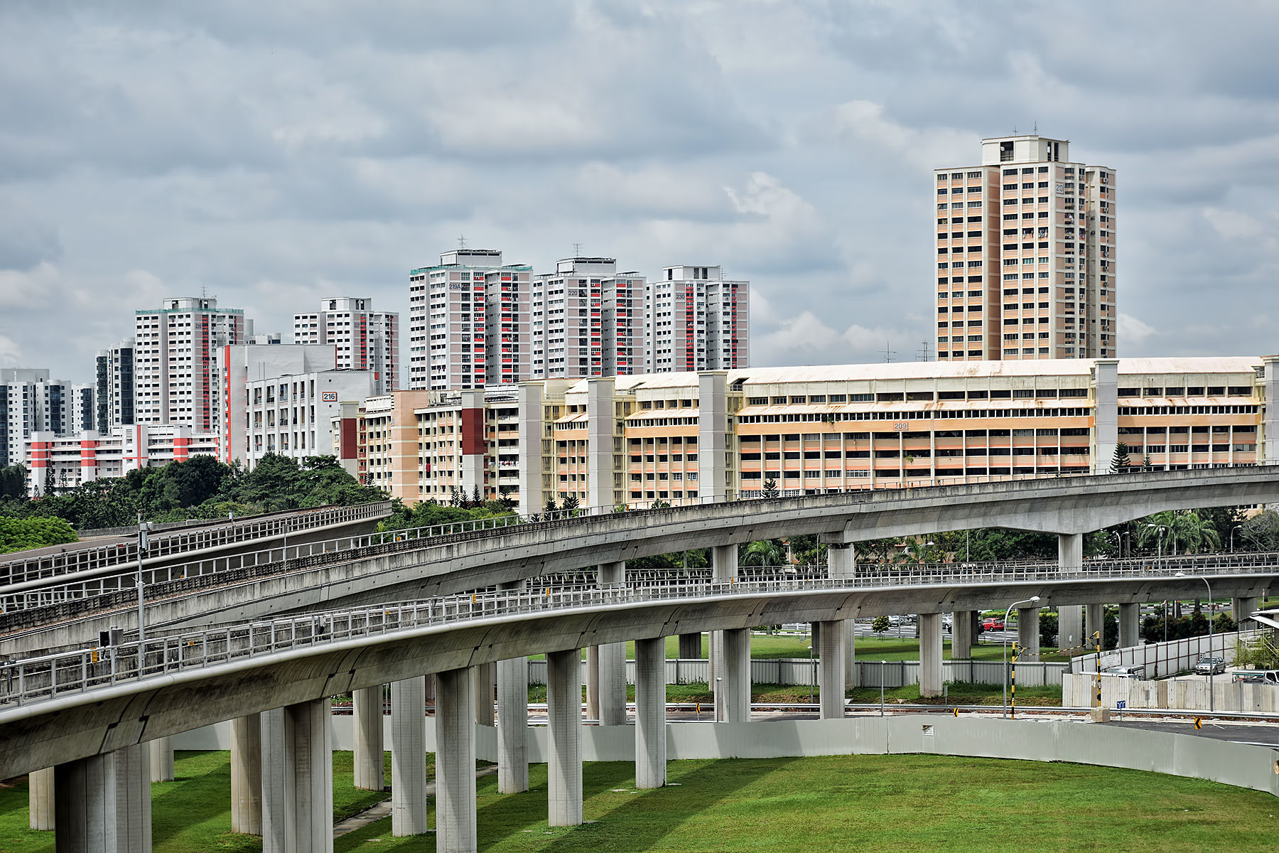 Jurong East: Exploring Singapore’s Tropical Paradise And Shopping Haven