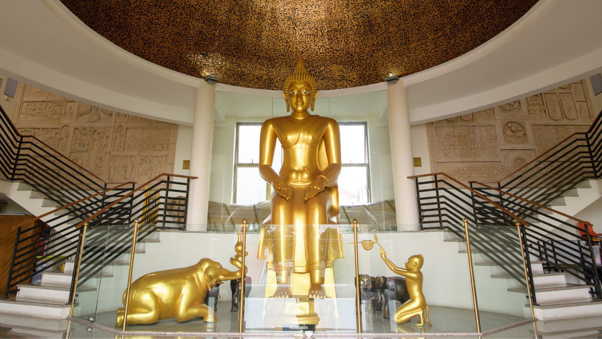 Beautiful Monasteries And Buddhist Temples In Singapore