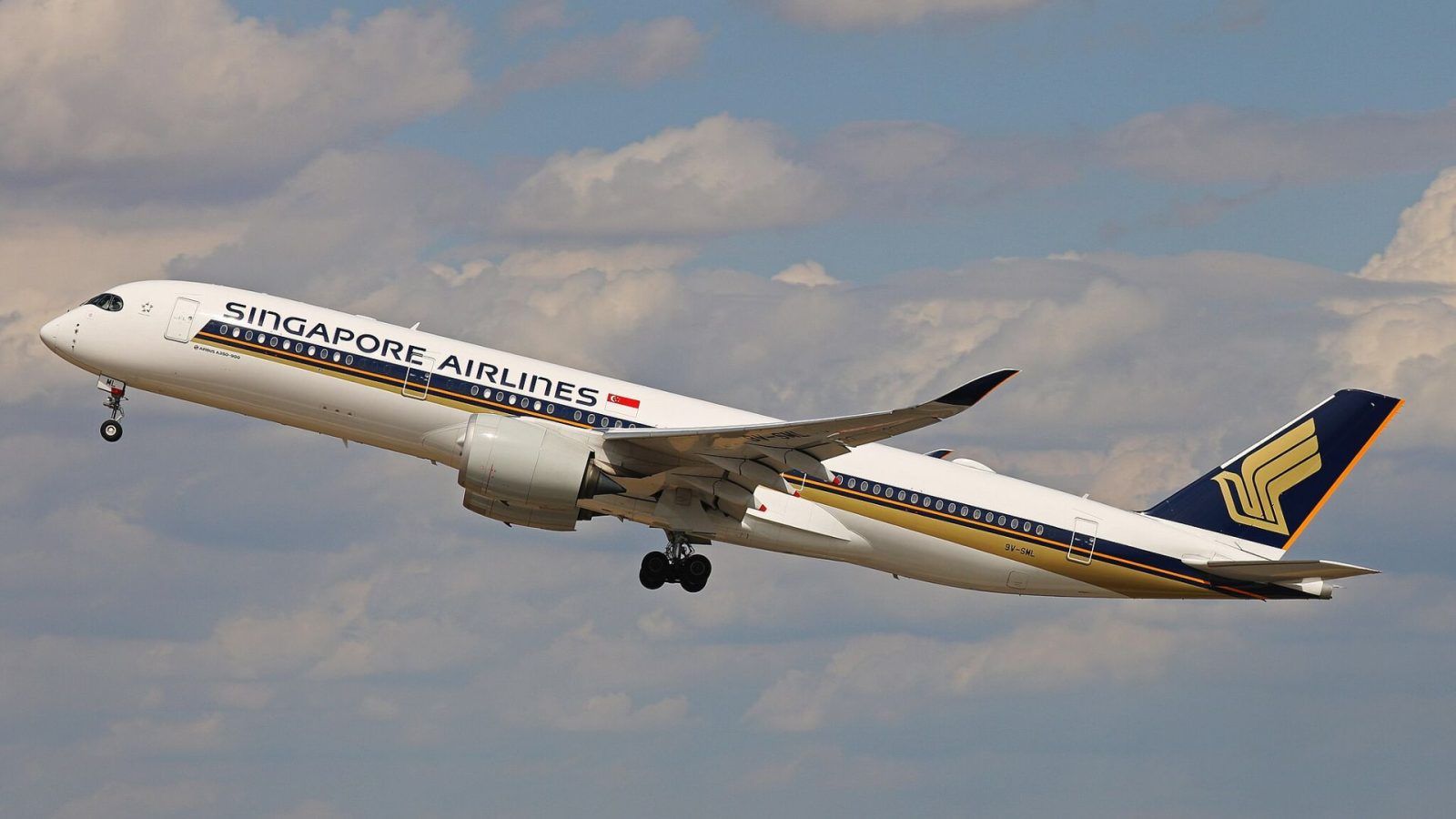 Singapore Airlines Safety Video Showcases Cultural Heritage & Attractions