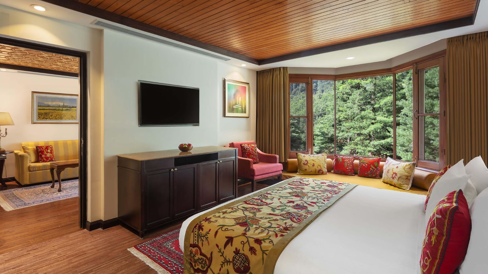 Hotels In Kashmir: Exclusive Stays Perfect For Honeymoons & Getaways