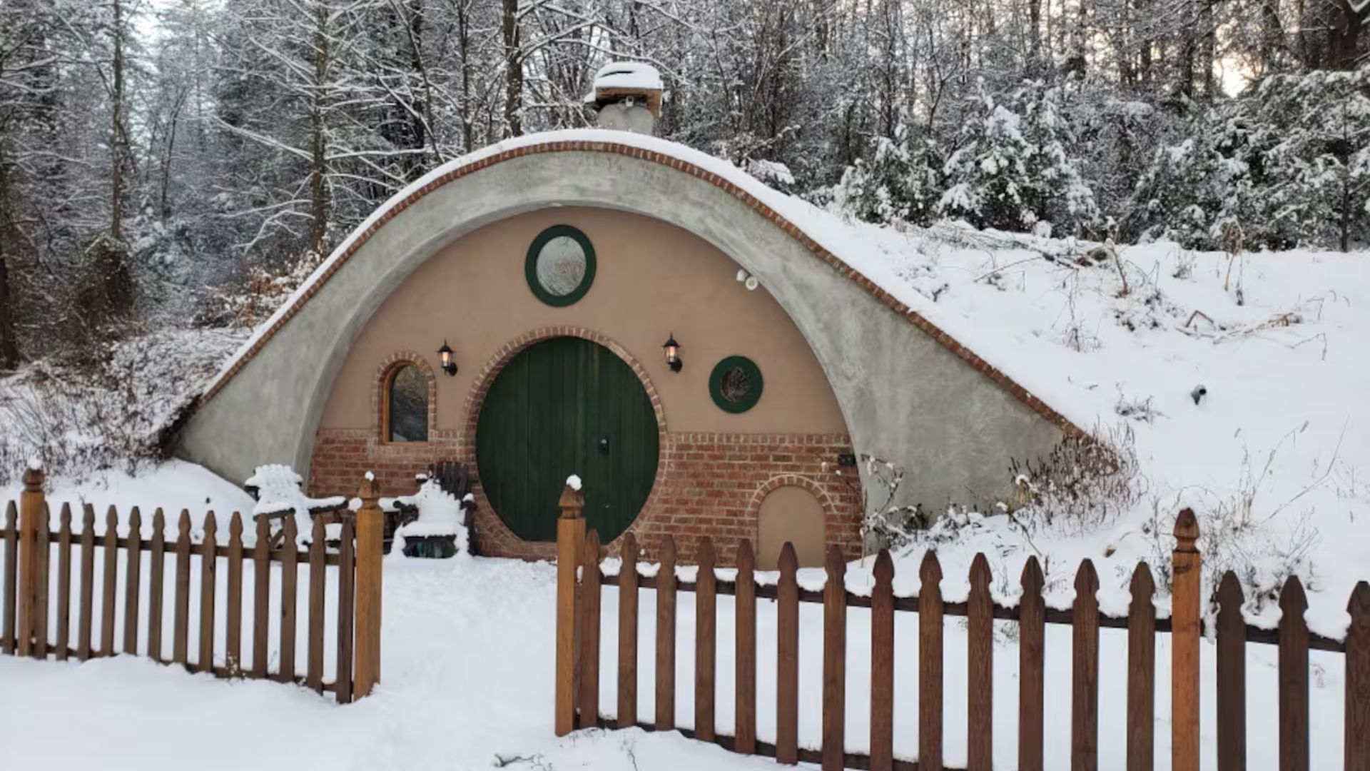 Best Hobbit Homes Across The Globe For A Dreamy, Fairytale Retreat