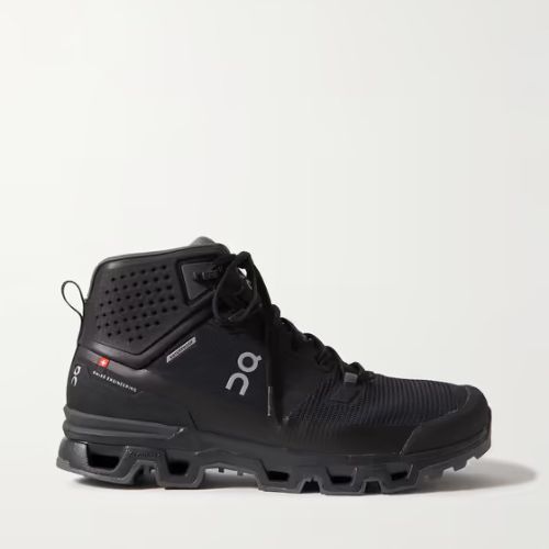 Planning A Winter Trek? Here's A List Of All The Essentials To Carry!