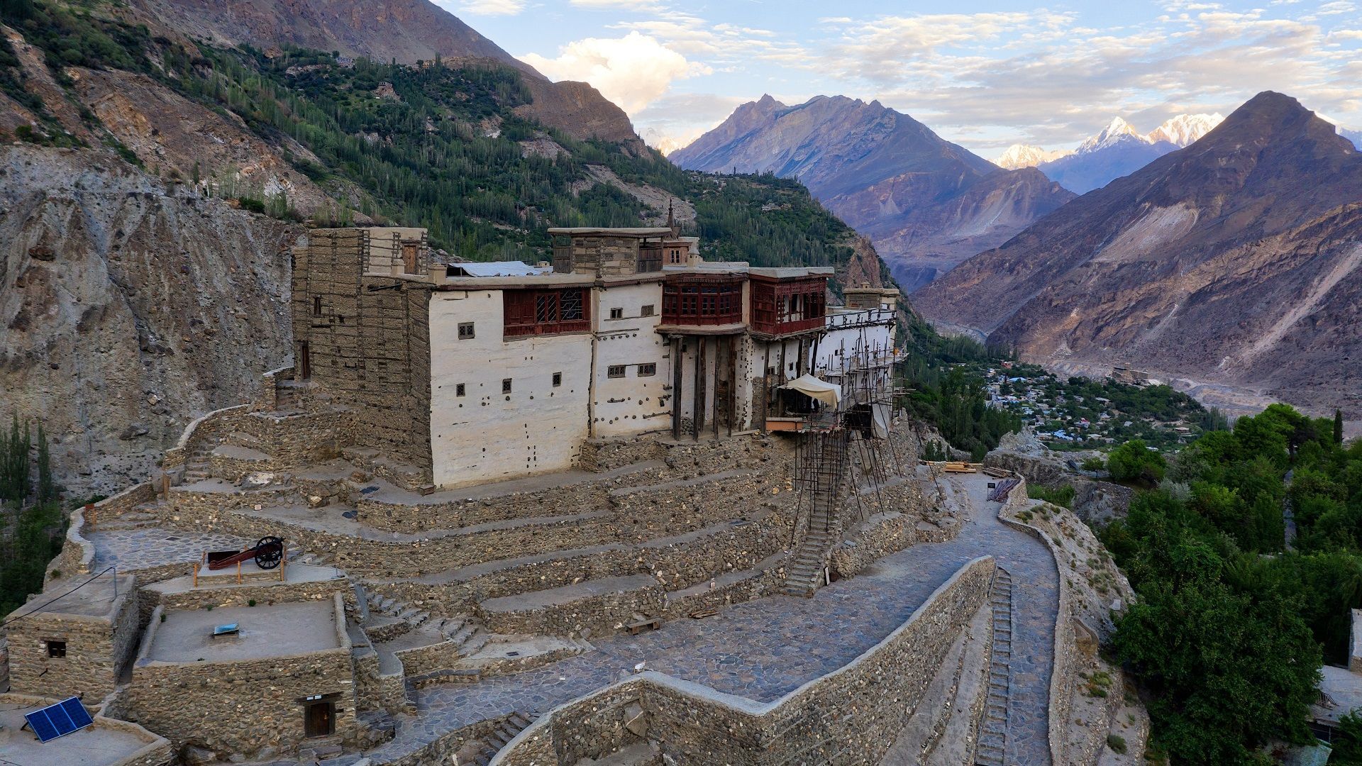 Hunza Valley: Exploring Pakistan’s Hidden Gem
