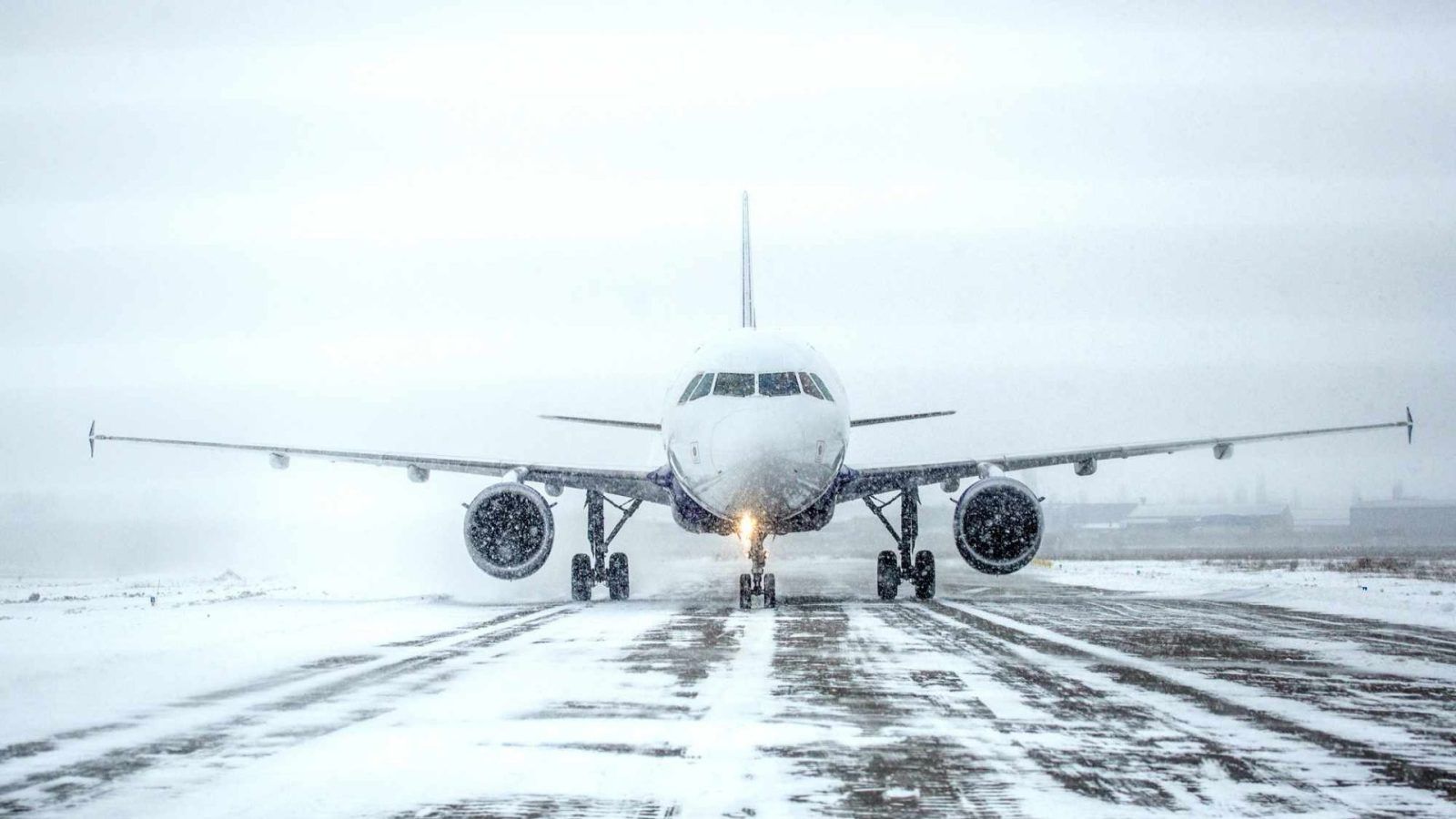 Here's How Dangerous Frost Really Is To A Plane