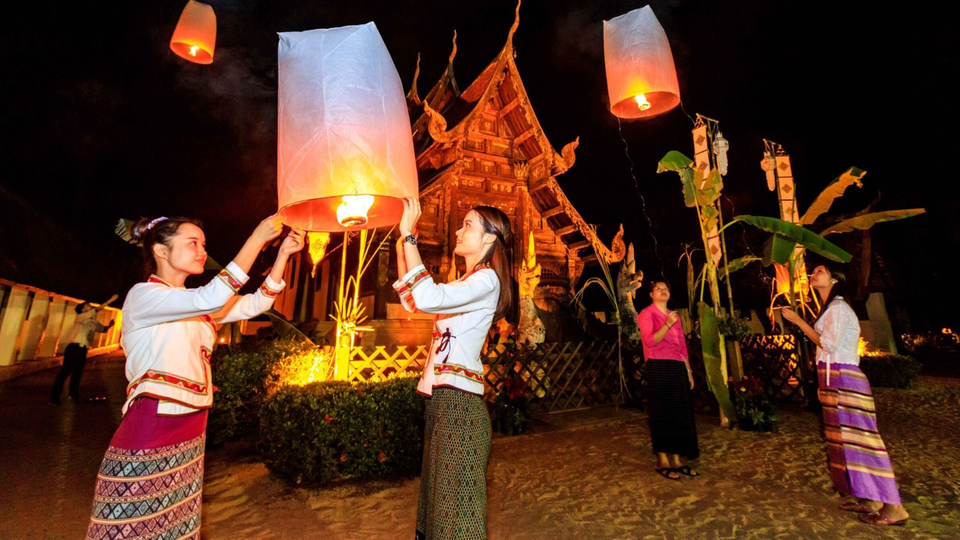 Yi Peng Lantern Festival: Guide To Thailand's Magical 'Floating Lantern' Celebration