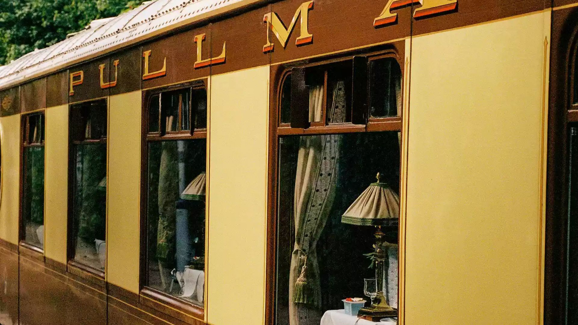Luxury Train 'The British Pullman' Announces Michelin Star Meals Onboard