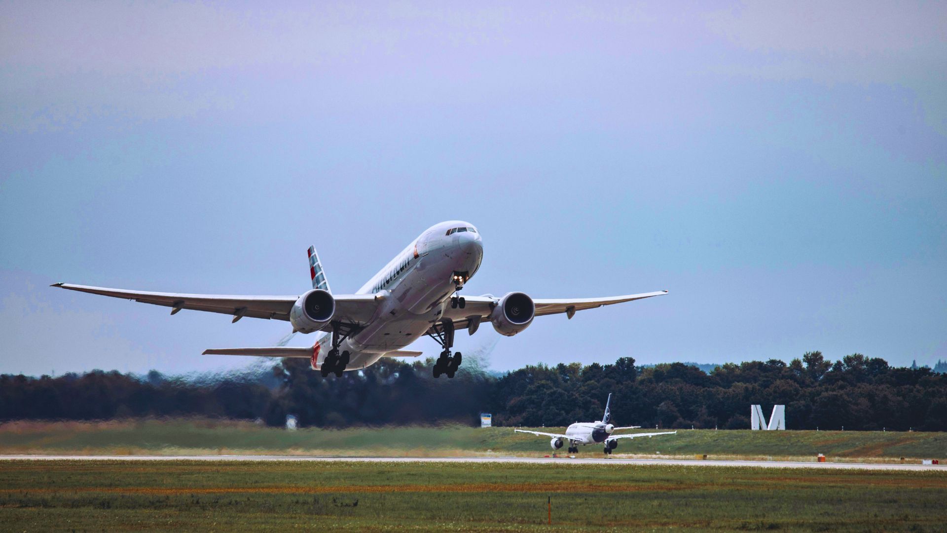Here's Why Window Shades Are Kept Open During Takeoff And Landing