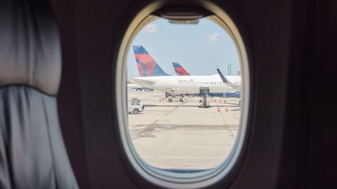 Here's Why Window Shades Are Kept Open During Takeoff And Landing