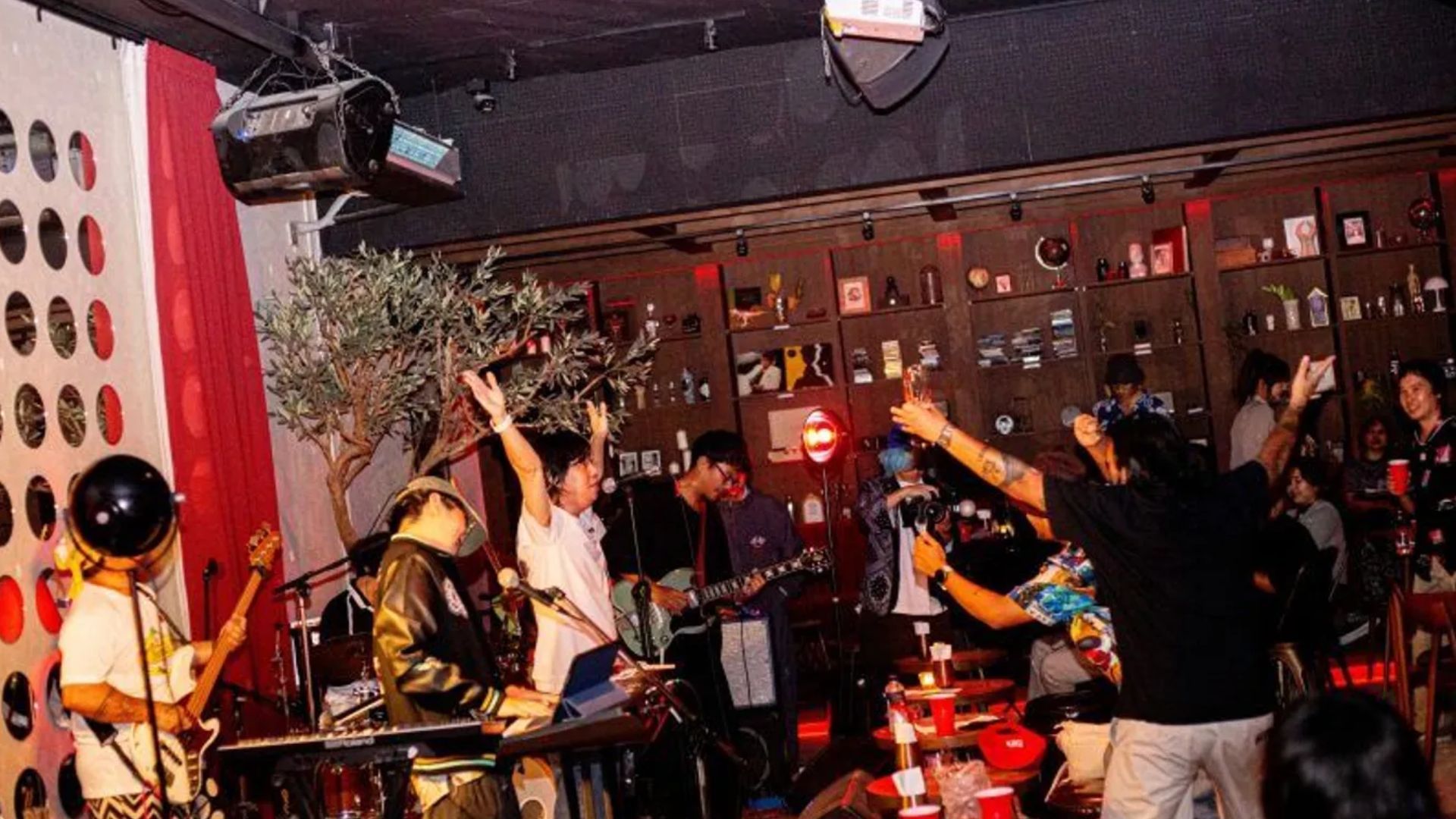 9 Must-visit Live Music Bars In Bangkok That Hit The Right Note