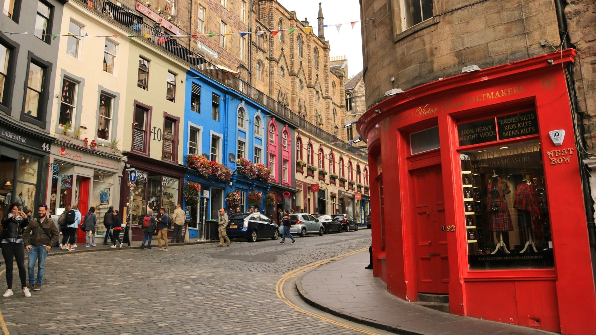 Things To Do In Edinburgh: Castles, Old Town Walks, Arthur’s Seat & More