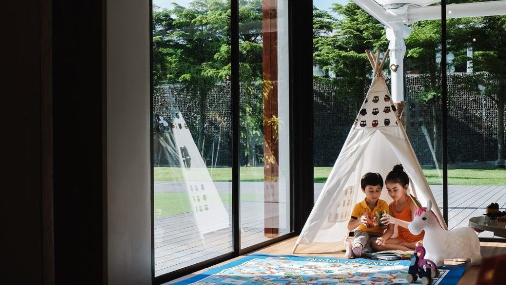 VIDEO: T+L Kids - Alexander Reviews SO Sofitel Hua Hin