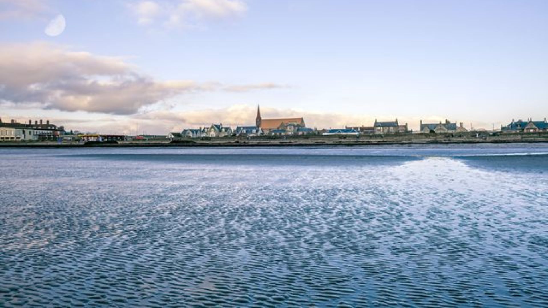 This Town In Scotland Has A Coastal Hiking Path And Plenty Of Whisky