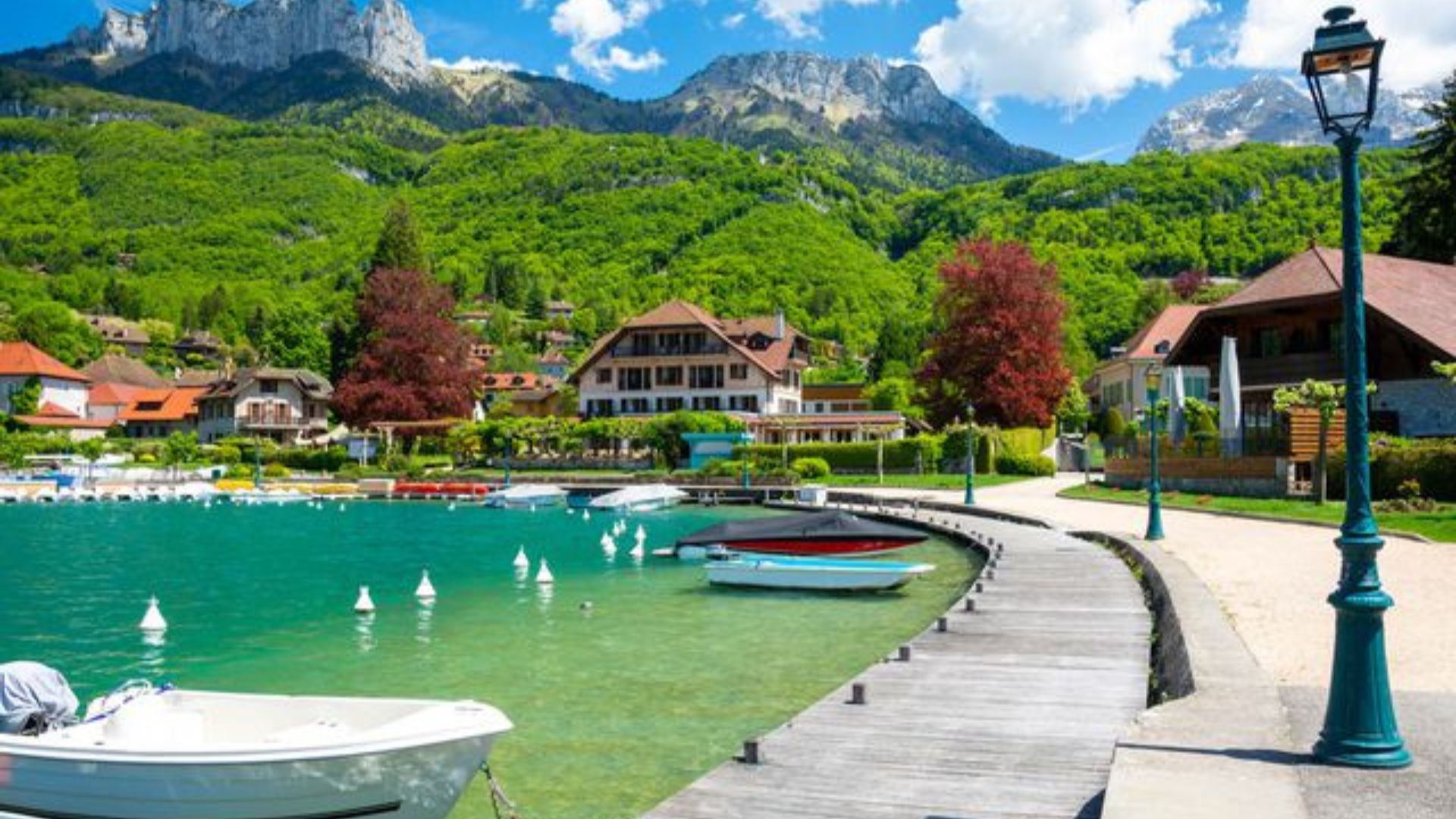 This French Town Is Known As The ‘Venice Of The Alps’