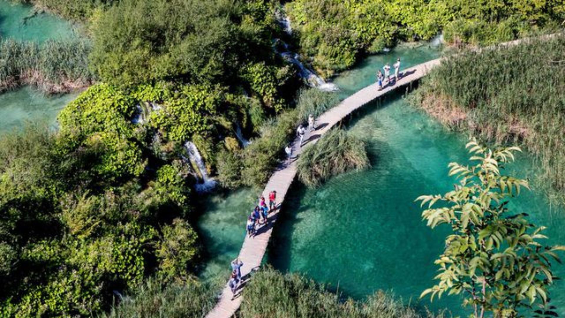 13 Places Where You Can See The Clearest Water In The World