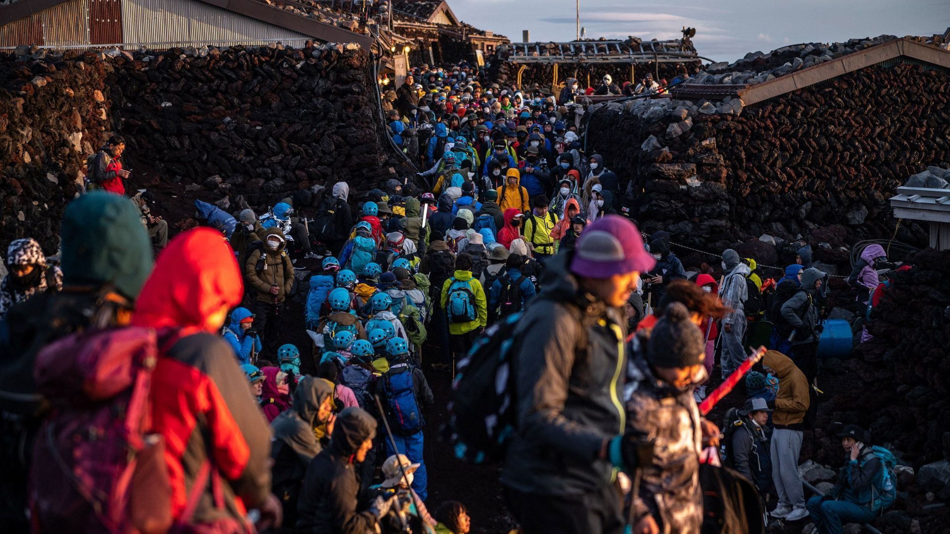 Japan Ready To Impose Crowd Control On Mount Fuji