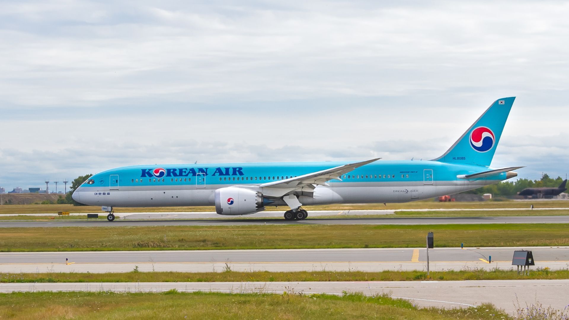 You May Have To Step On A Scale Before Boarding A Korean Air Flight