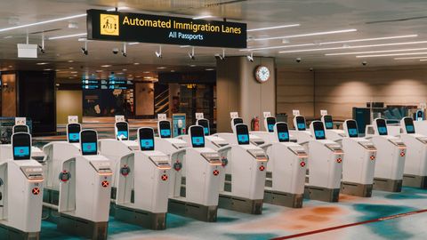 Changi Airport Arrival Delights With Automated Immigration Clearance