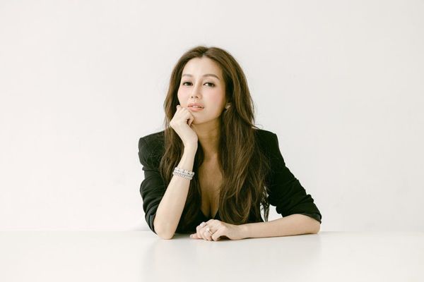 Why the Earlymoon Trend for Nearly Newlyweds Has Us Saying ‘I Do’