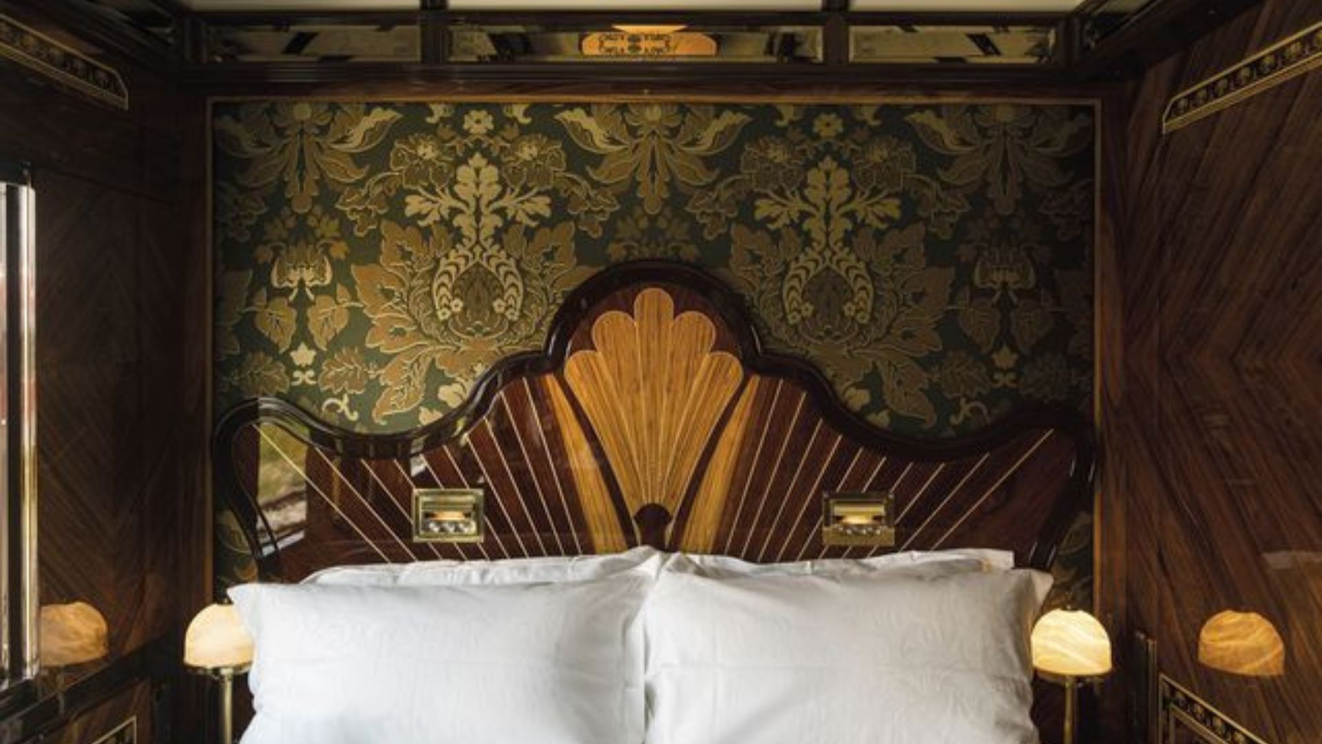 This Paris Train Will Take You To A Dreamy Winter Trip