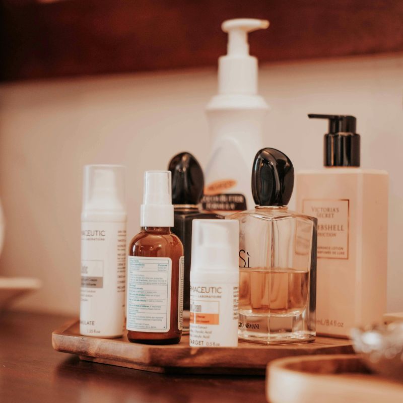 Essential & Luxury Travel Accessories & Kits Guide For Travellers ...