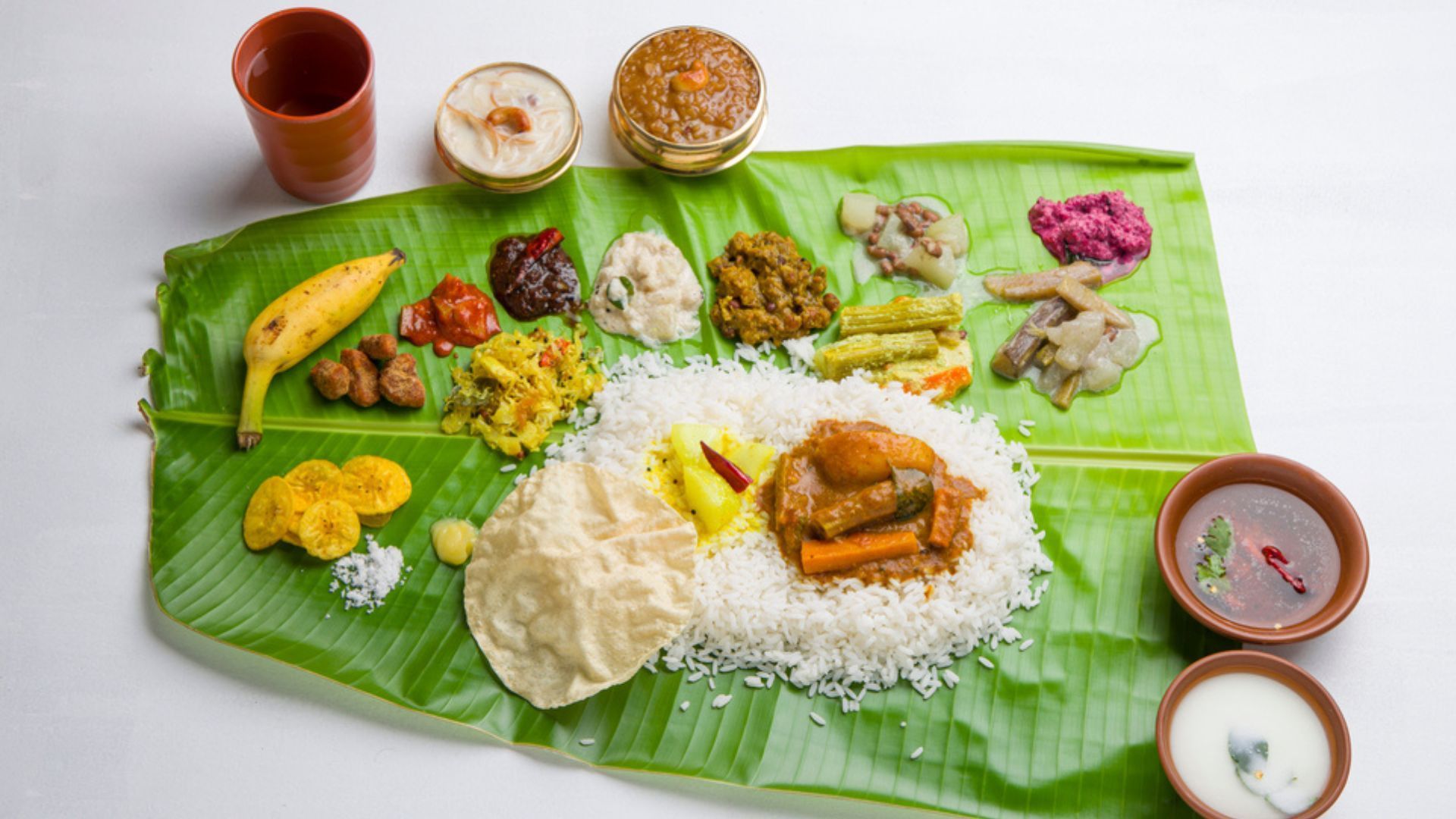 Kerala's Famous Food, Cuisines & Dishes To Try - Puttu, Curry, Sadhya & More 2024