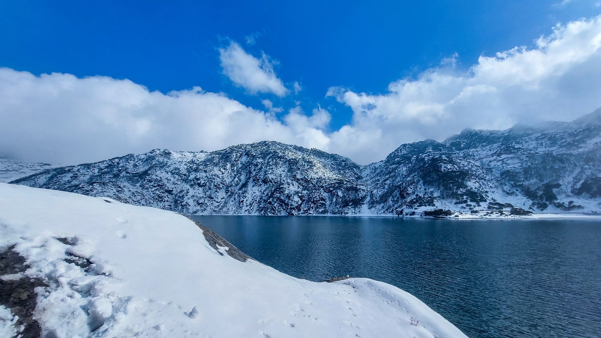 Lakes In Sikkim: Beautiful Glaciers & Holy Lakes To Explore In Sikkim 2024