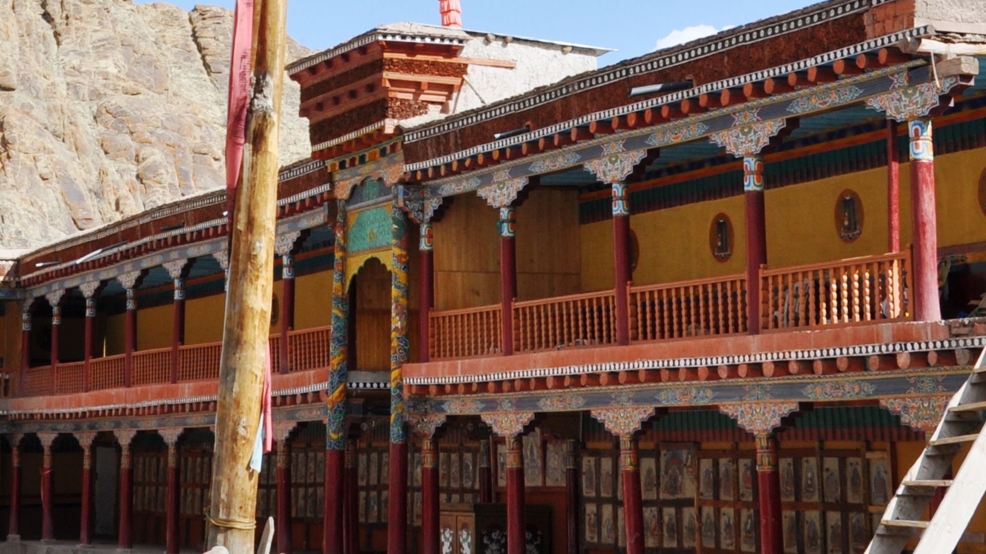 Ladakh Itinerary: Plan 10 Days Perfect Odyssey In The Valleys & Lakes ...