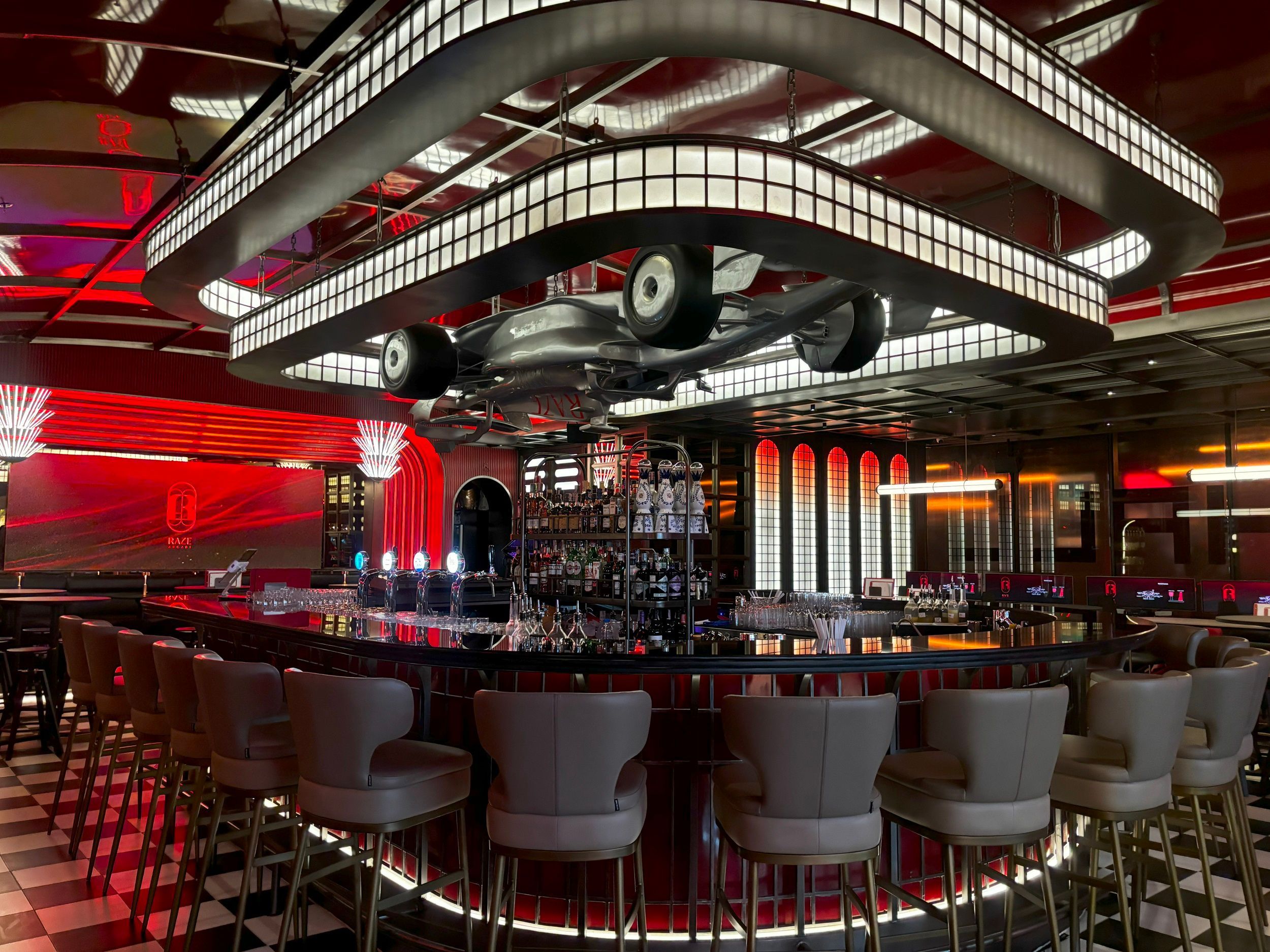 Emsphere Guide: What To Do, Where To Eat, What To Drink