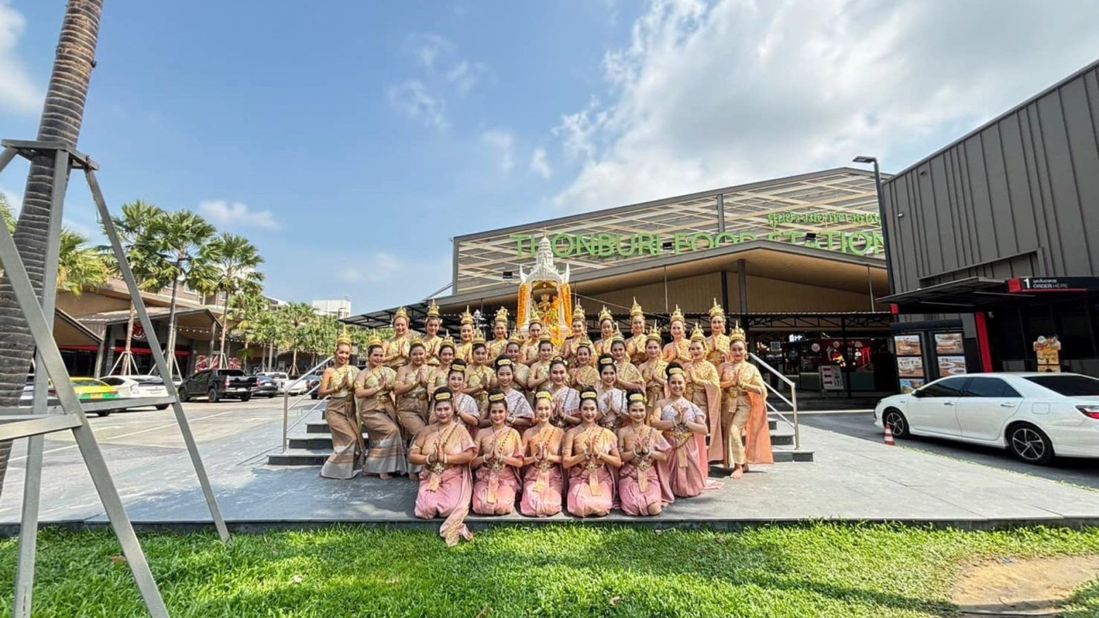 Thonburi Market Place – A Must-Visit For Foodies And Bargain Hunters