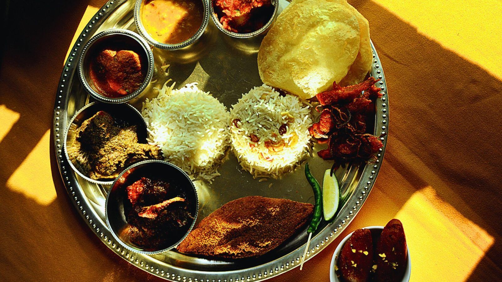 West Bengal's Famous Food: Your Ultimate Guide To Bengali Cuisine