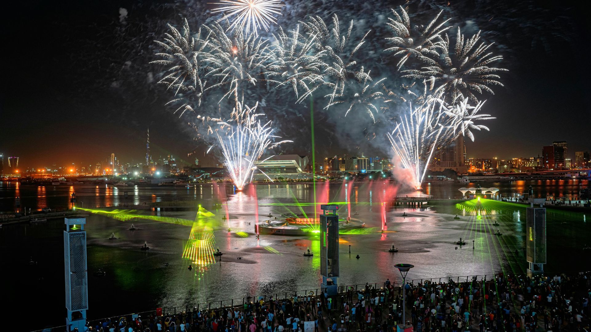 Ramadan Celebration In Dubai: Fireworks Schedule & Best Viewing Spots