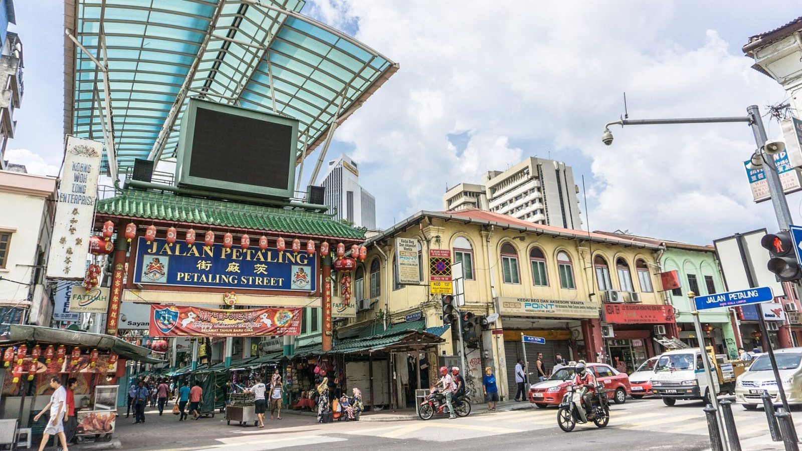 Shopping In Kuala Lumpur: A Guide To Malls, Markets, Souvenirs & More