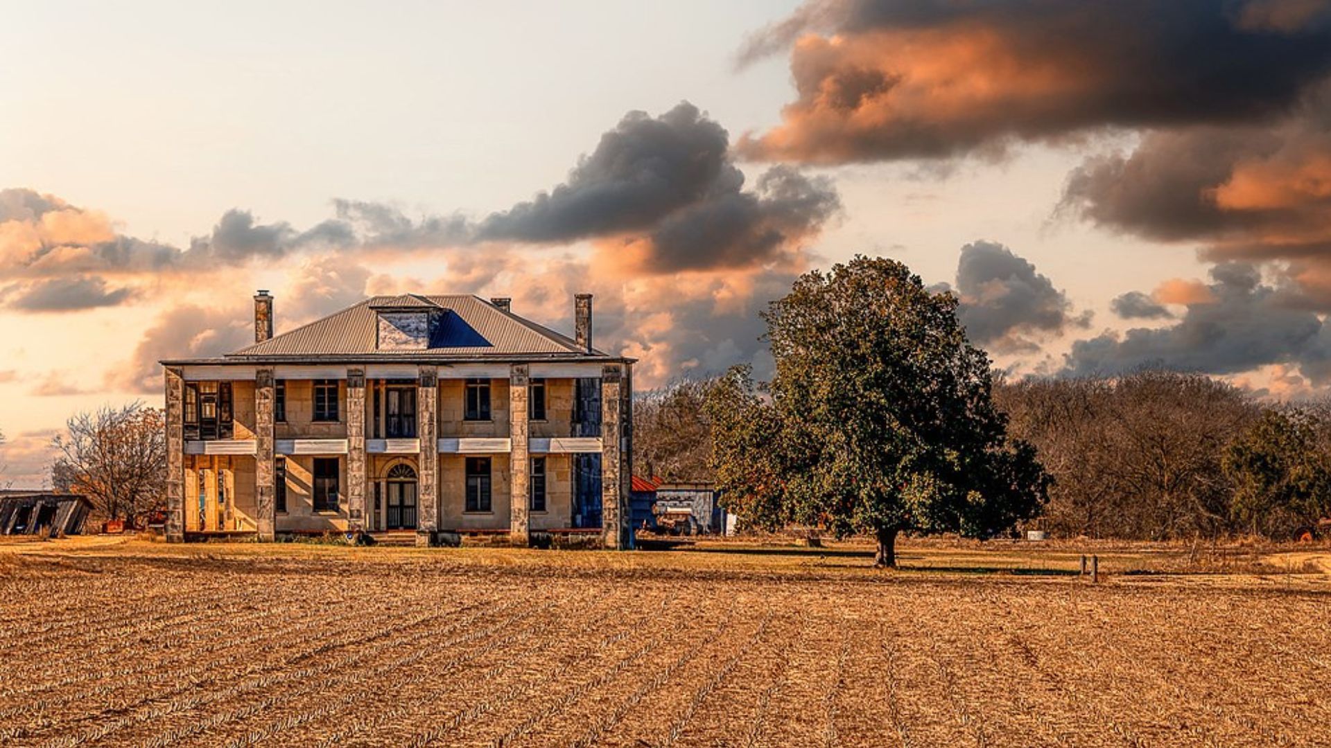 Best International Horror Movie Sets And Locations To Visit