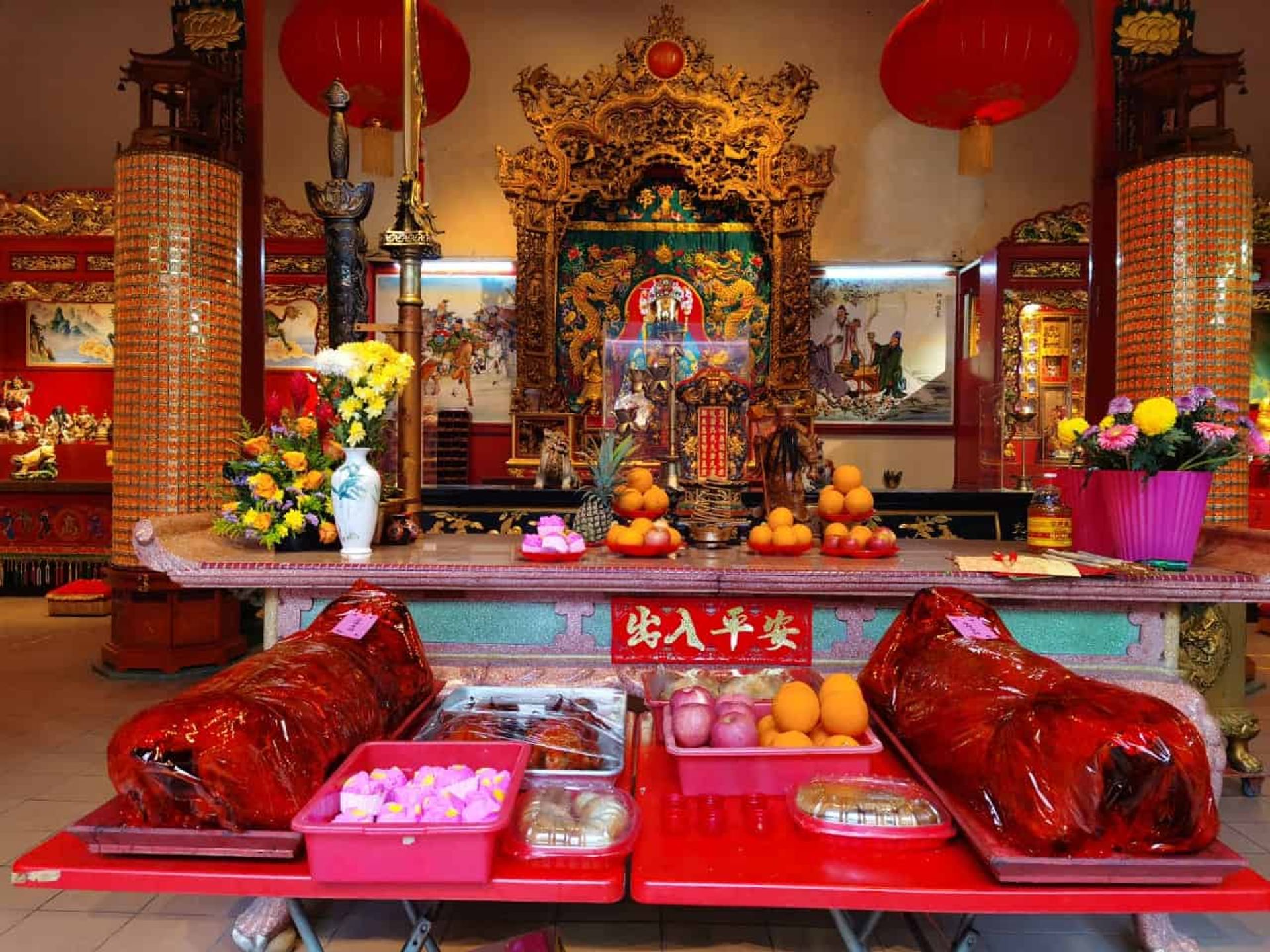 5 Must-Visit Chinese Temples In Petaling Street And KLCC, KL