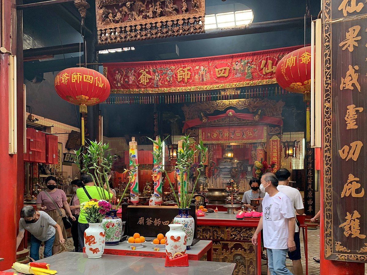5 Must-Visit Chinese Temples In Petaling Street And KLCC, KL