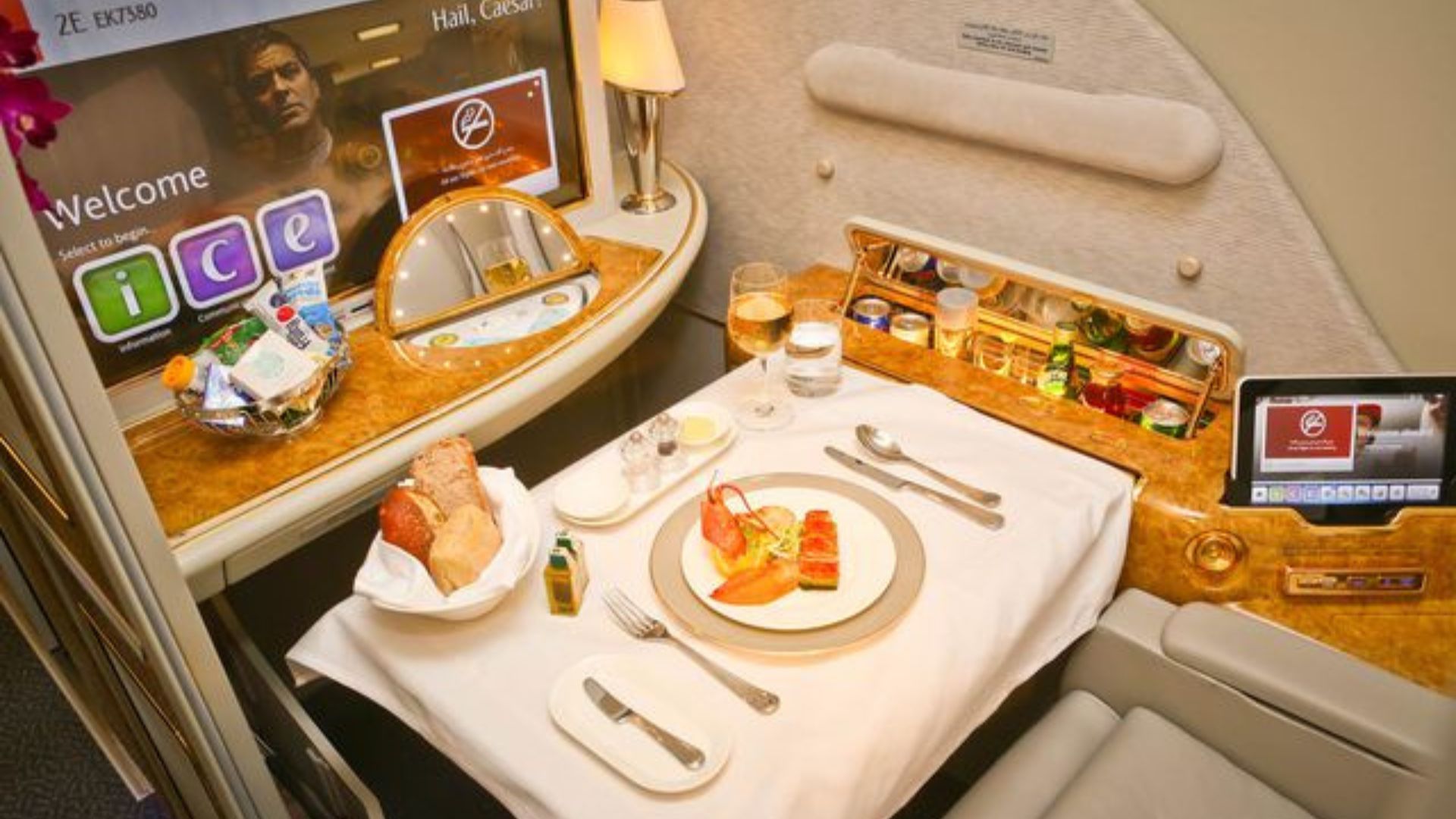 What It’s Like Flying In A First-Class Suite On Emirates