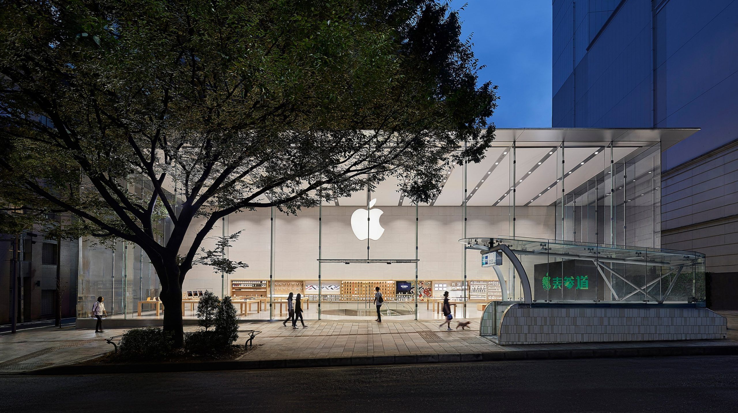 These Are 12 Of The Most Beautiful Apple Stores In Asia