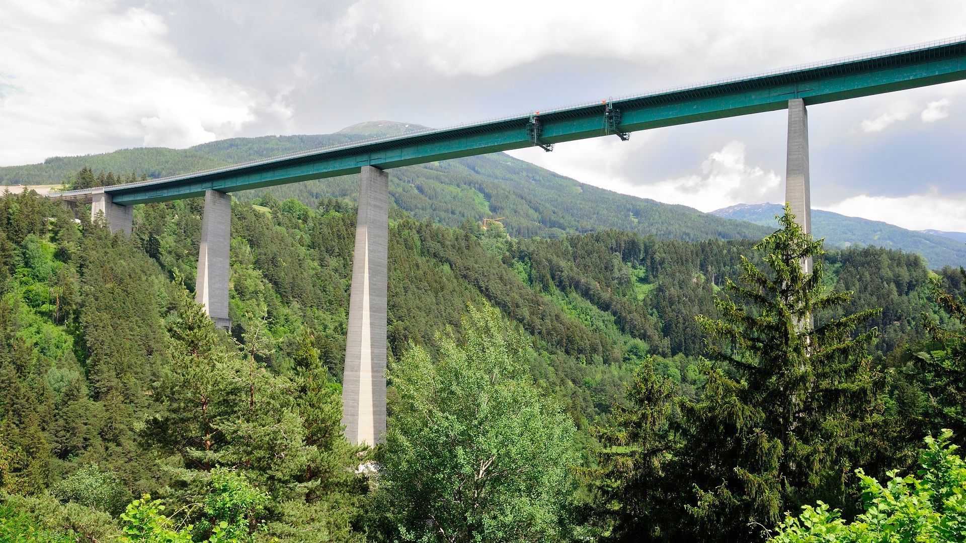 Best Places For Bungee Jumping Around The World