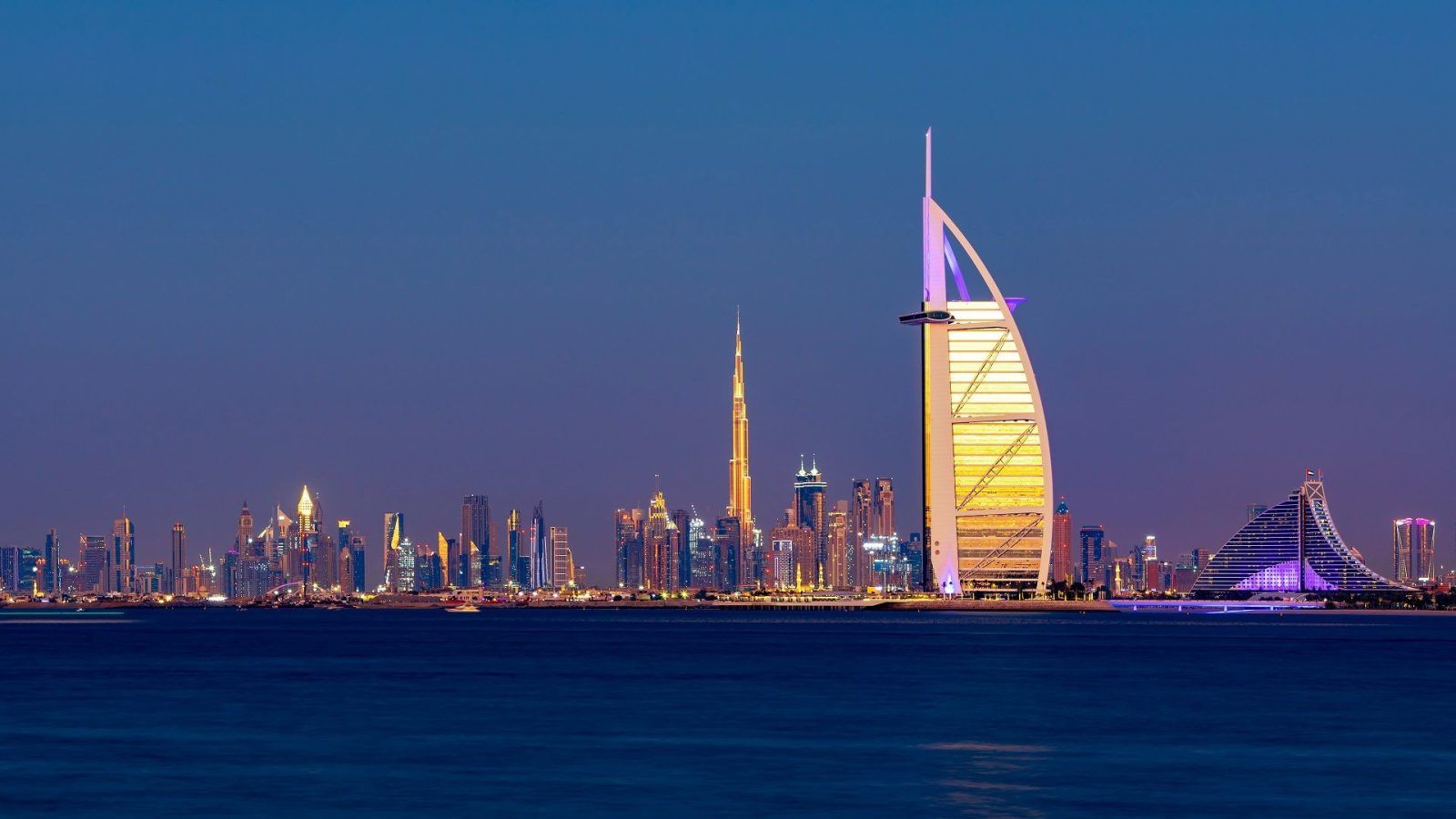 13 Spectacular & The Best Skylines In The World (with Photos) - 2024