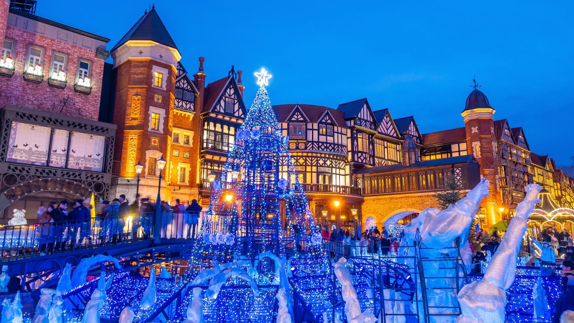 Christmas in Japan 2023: Explore Christmas Trees, Lights, Shopping & More!