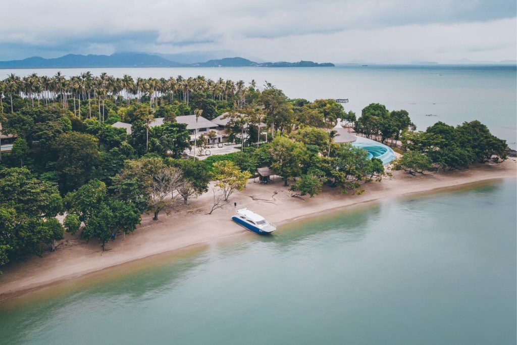 Indulge in the Perfect Couples Getaway Holiday at Villa Escape Burasari