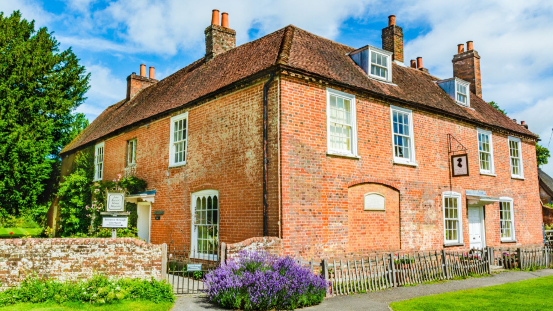 Famous Writers’ Homes Around The World That You Can Visit