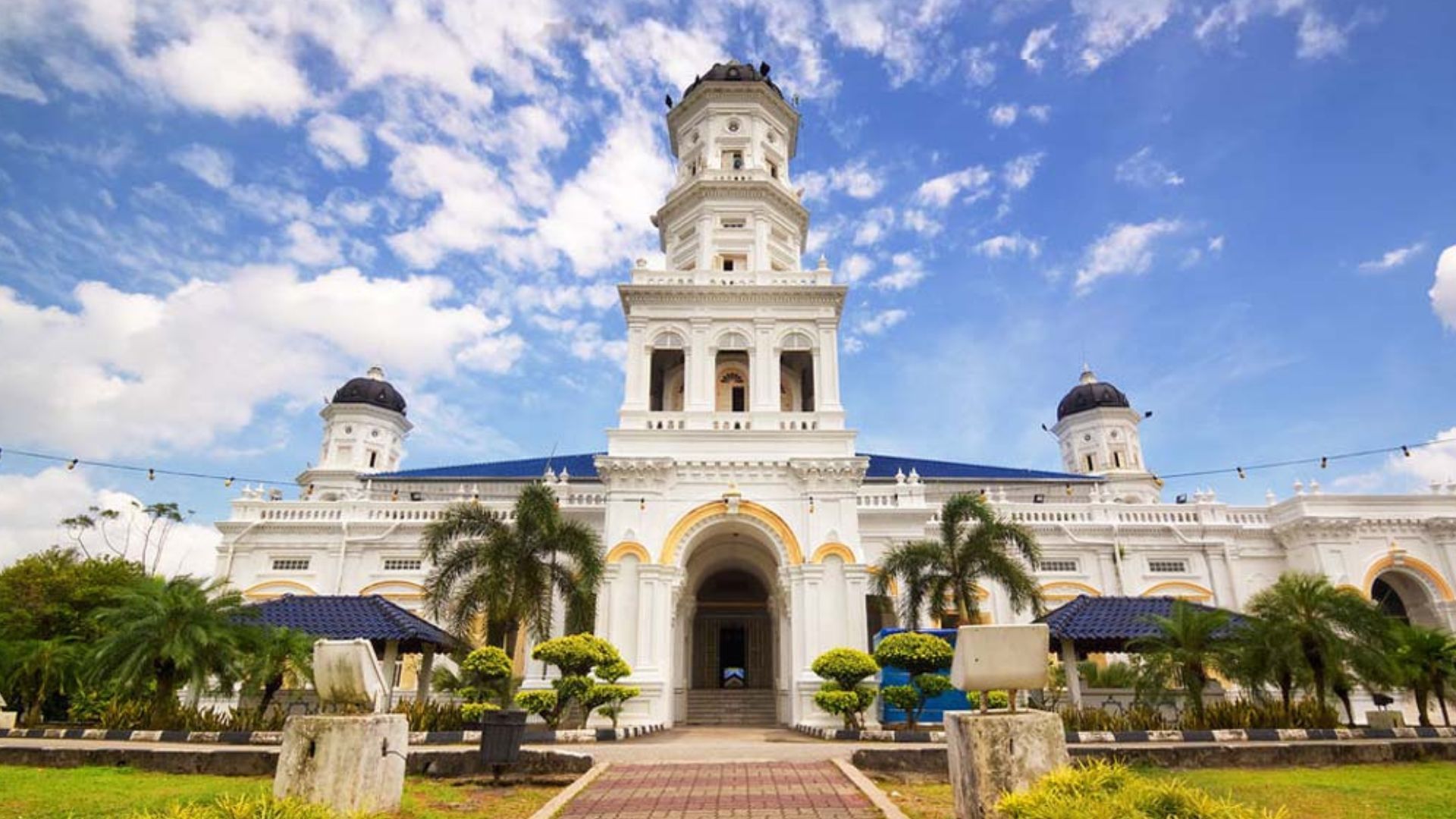 Tourist Places In Johor Bahru — LEGOLAND Malaysia, Shopping, Temples