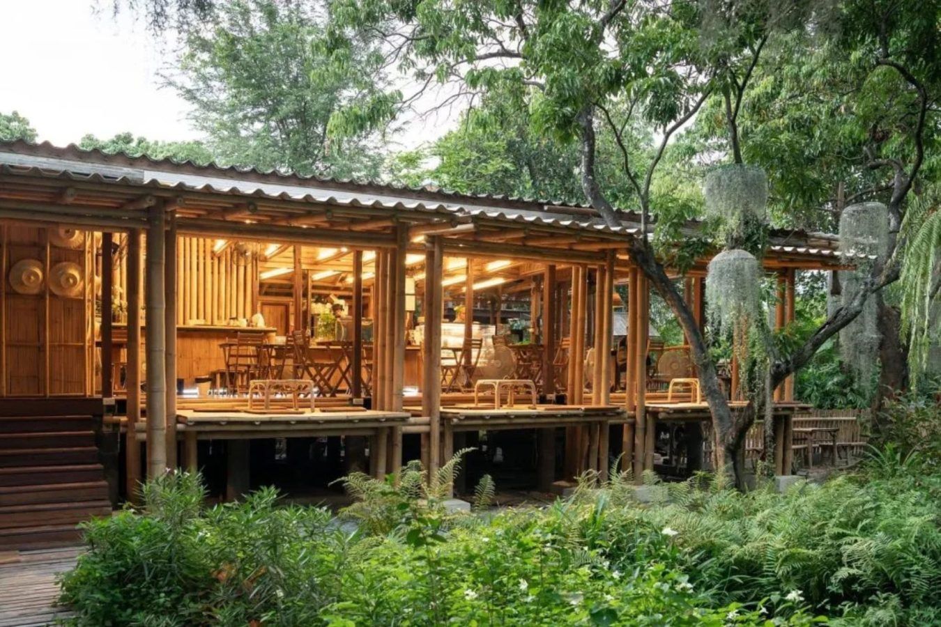 Enjoy The Weather And Food At These 8 Outdoor Cafes In Bangkok