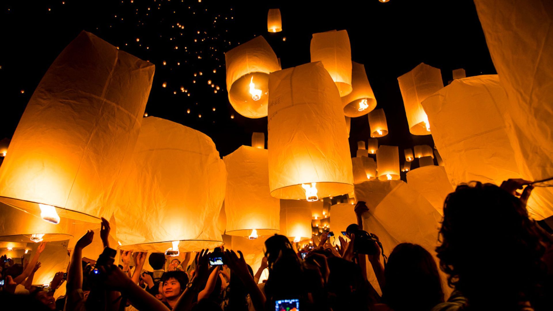 Yi Peng Lantern Festival: Guide To Thailand's Magical 'Floating Lantern' Celebration